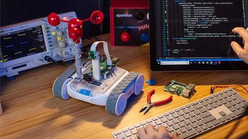 Sphero – Get Hacking STEM Store